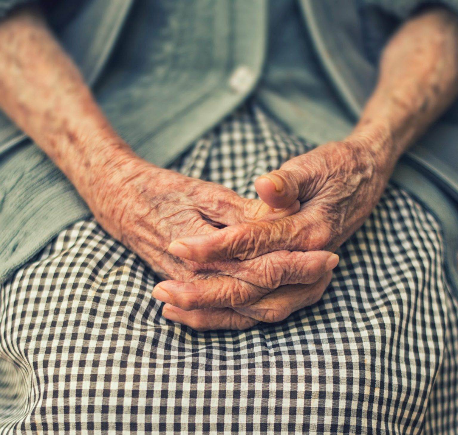 How to Treat Essential Tremor With Acupuncture and TCM » Art of ...